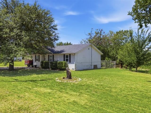 313 N Church St, Blue Ridge, TX 75424