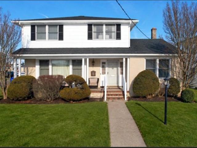 313 N Kenyon Ave, Margate, NJ 08402