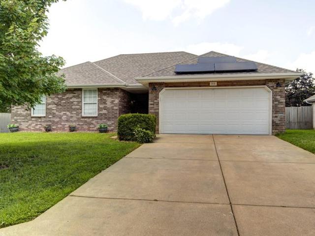 313 N Richards Castle Dr, Nixa, MO 65714