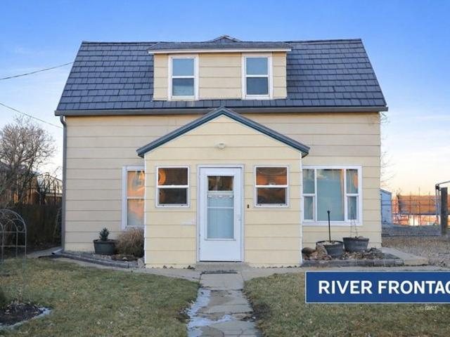 313 N River Ave, Glendive, MT 59330