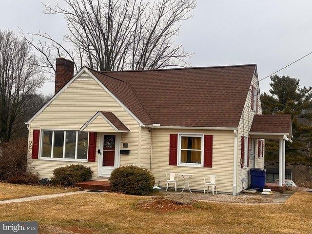 313 S 1st St, McConnellsburg, PA 17233