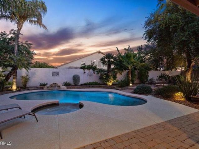 313 S Laguna Dr, Gilbert, AZ 85233