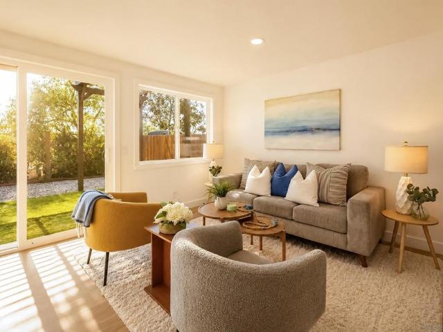 313 San Dimas Ave