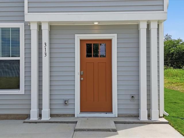 313 Speyside Lane