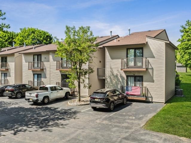 313 Spruce Hills Dr # 313