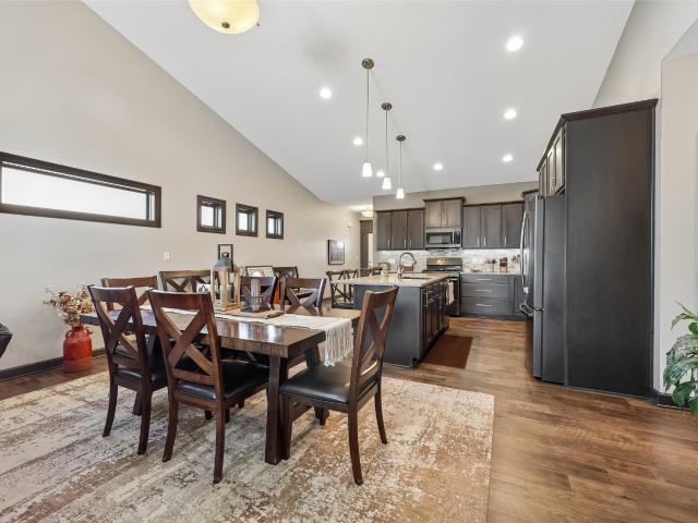 313 Summit Circle NW