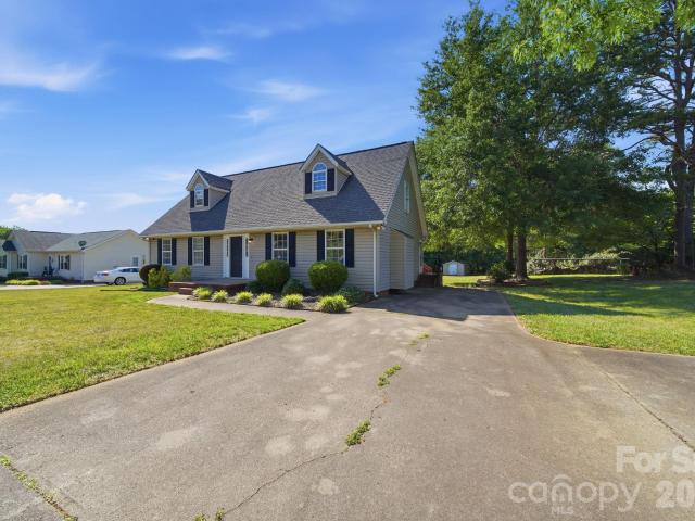 313 Sunrise Circle