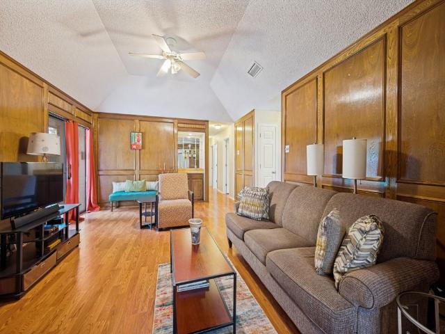 313 Pepperwood Street
