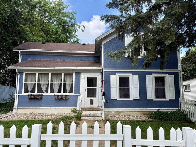 313 Pleasant St, Clinton, WI 53525