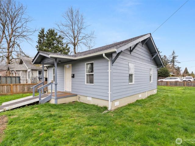313 Rosewood St