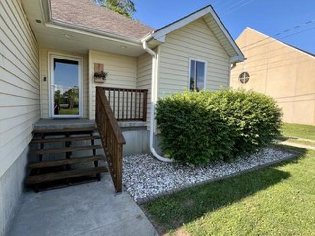313 W 5th St, Chapman, KS 67431