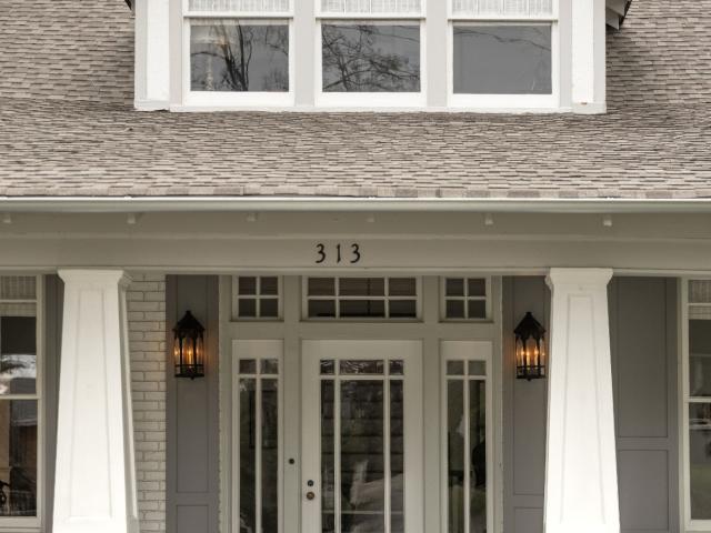313 W 6th St