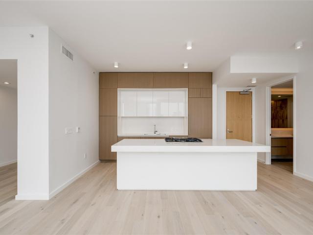 313 W 17th St # 1806