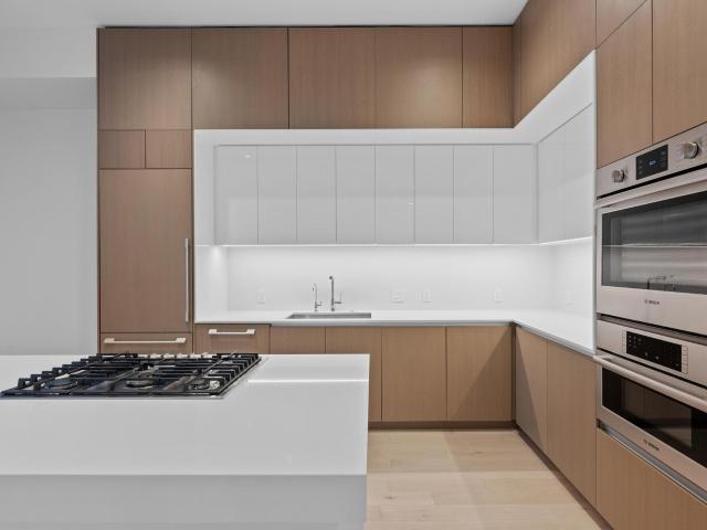 313 W 17th St # 2603