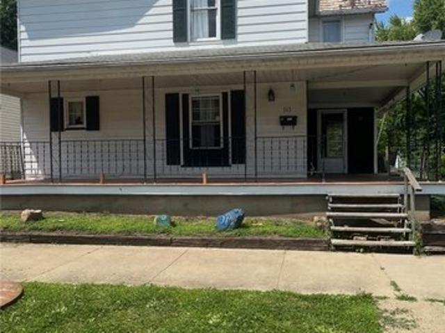 313 W 3rd St, Uhrichsville, OH 44683