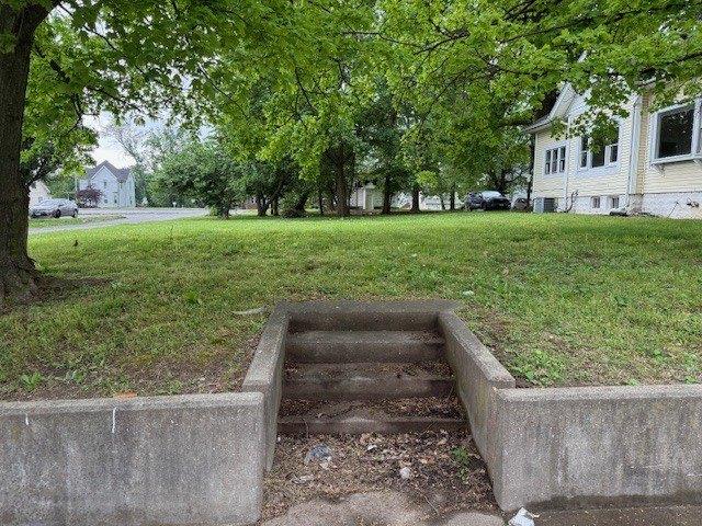 313 W Walnut St, Carbondale, IL 62901