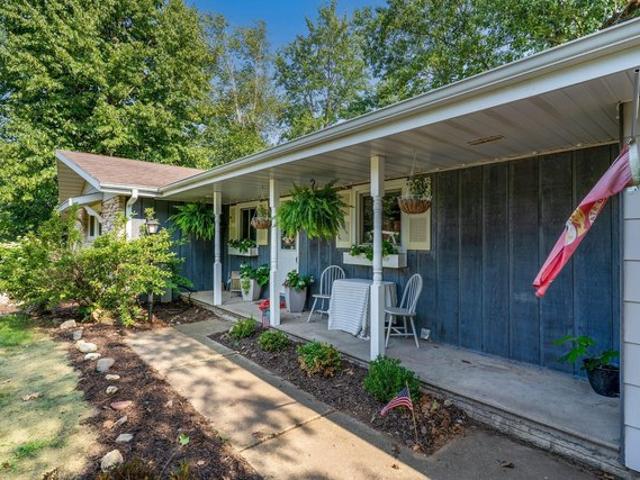 313 W Highland Dr, Oconto Falls, WI 54154