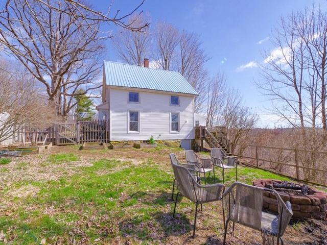 313 W Meadow Rd, Thomaston, ME 04861