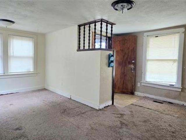 313 W Monument Street