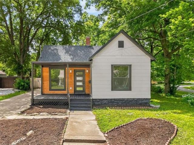 313 W Poplar St, Olathe, KS 66061