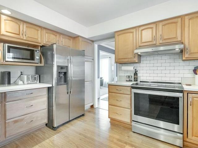 313 Walnut Grove Dr, Madison, WI 53717