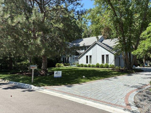 313 Whitmore Ln, Lake Forest, IL 60045