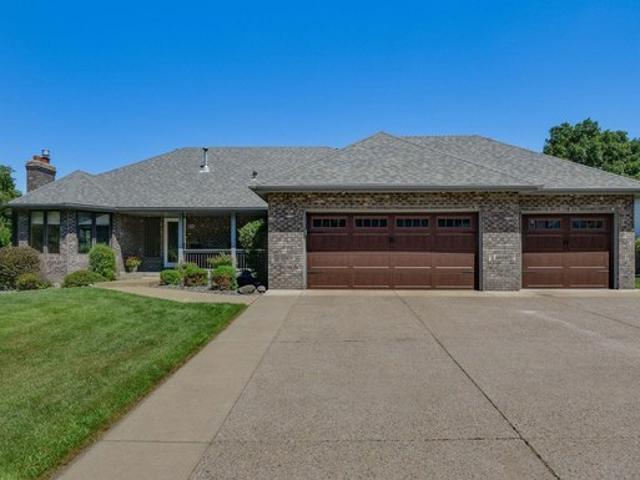 313 Wyndham Cir W, New Brighton, MN 55112