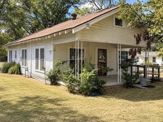 313 Tatum St, Carthage, TX 75633
