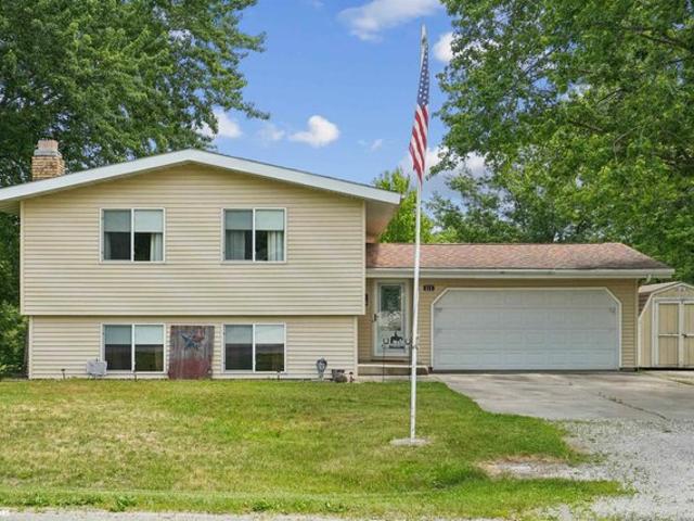 313 Terrace Ln, Montezuma, IA 50171