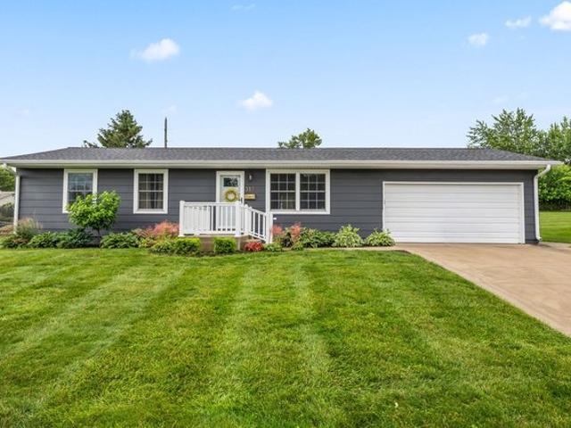 313 Thunderbird Dr, Marshalltown, IA 50158