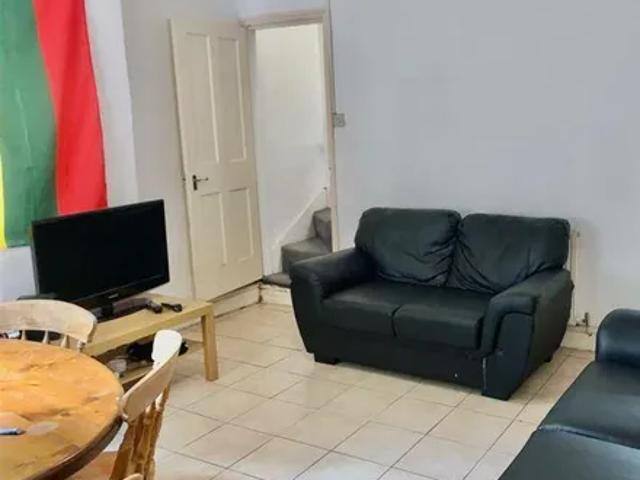 313 Tiverton Road, Stirchley, B29 6DA, United Kingdom | 4 bed townhouse for rent #136499282 | Rentberry