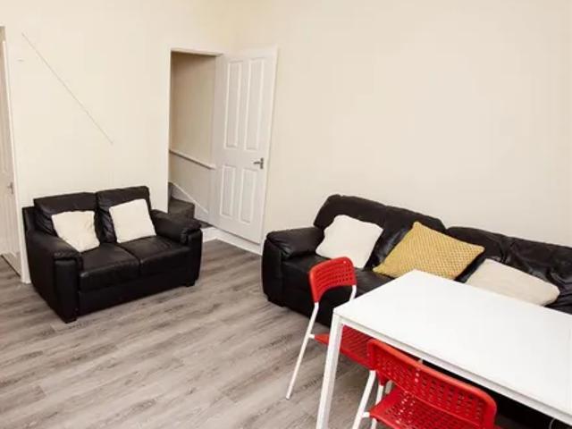 313 Tiverton Road, Stirchley, B29 6DA, United Kingdom | 4 bed house for rent #166628143 | Rentberry