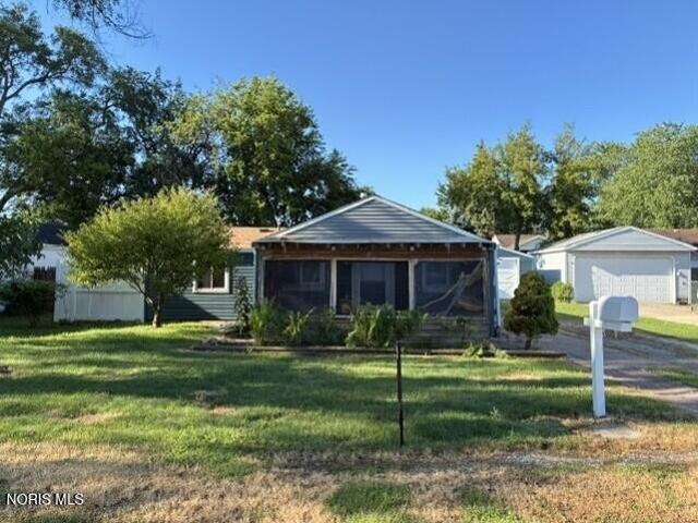 313 Venice Dr, Northwood, OH 43619
