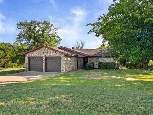 313 Yucca Ct, Granbury, TX 76049
