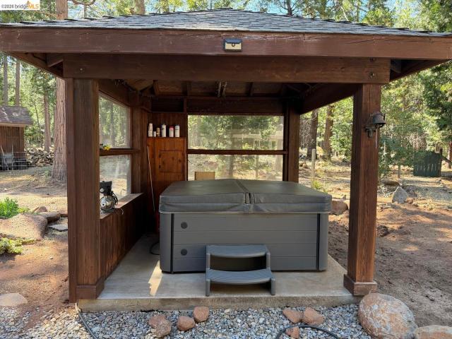 31444 Emigrant Trail