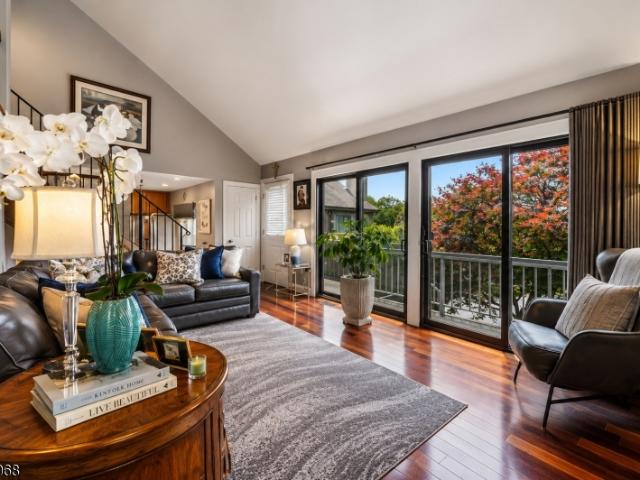 3144 Bloomingdale Dr