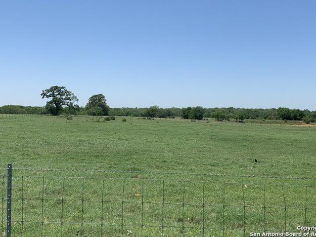 3144 FM 1922, Floresville, TX 78114