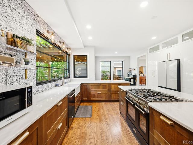 3144 Greensborough Drive