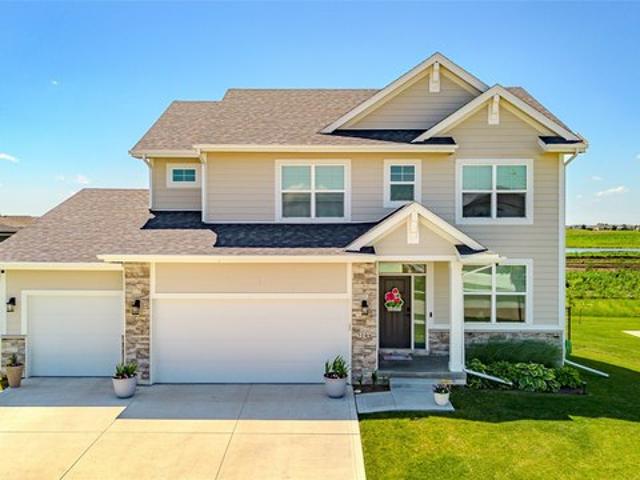 3144 Lakeview Dr SE, Altoona, IA 50009