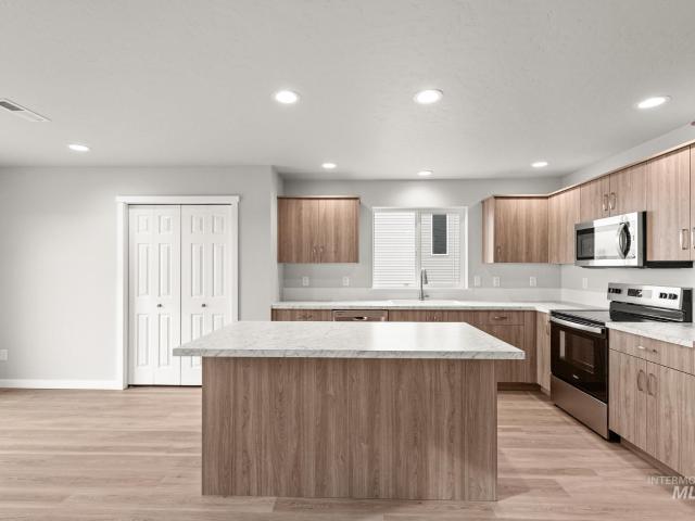 3144 W Animas Creek Dr