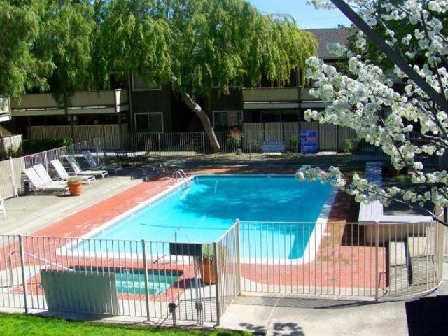 $3145 / 3br 1800ft² 3 bedroom apartment in Mountain View. MOVE IN BONUS!