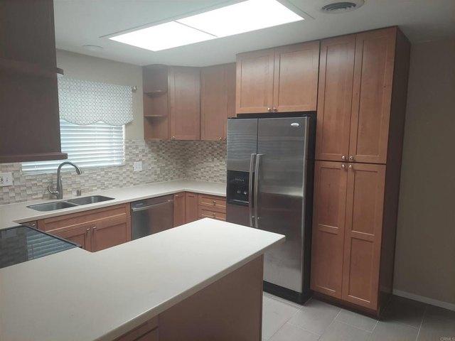 3147 Camino Crest Dr, Oceanside, CA 92056