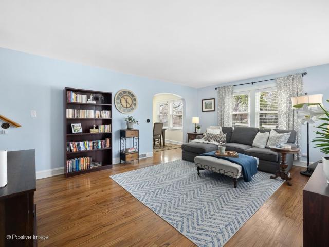 3147 Cleveland Ave, Brookfield, IL 60513 | MLS #12607 | Compass
