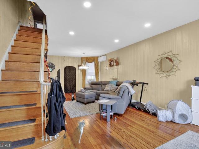 3147 Edgemont Street