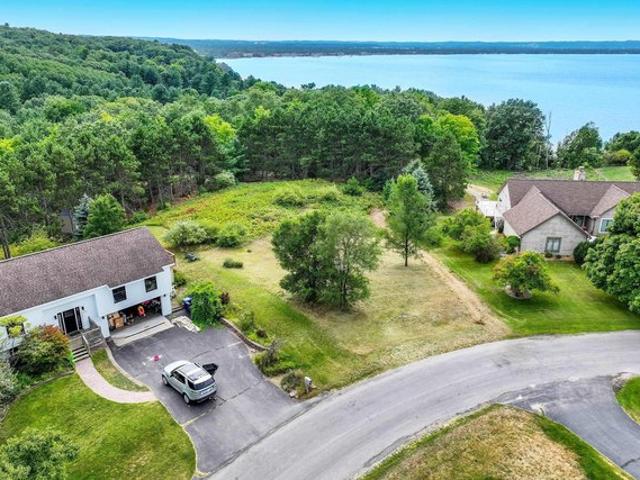 3147 Scenic Hills Dr, Williamsburg, MI 49690