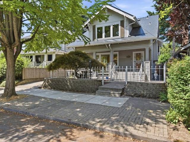 3147 SE Tibbetts St, Portland, OR 97202