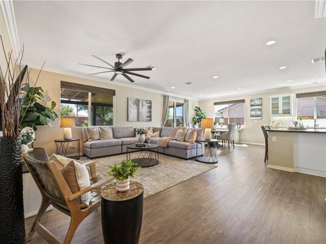 31481 Darlington Oak Dr, Winchester, CA 92596