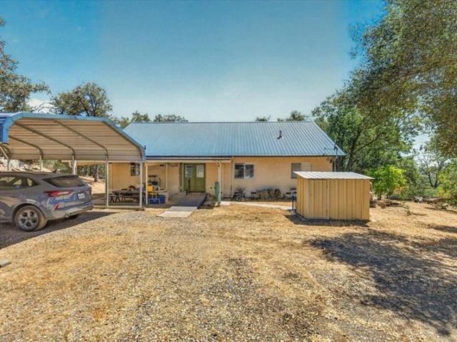31489 Gold Nugget Ln, Auberry, CA 93602
