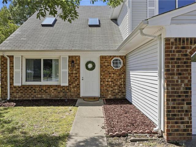 3148 Glastonbury DR