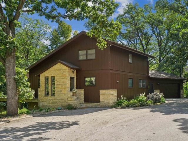 31409 Hickory St, Dyersville, IA 52040